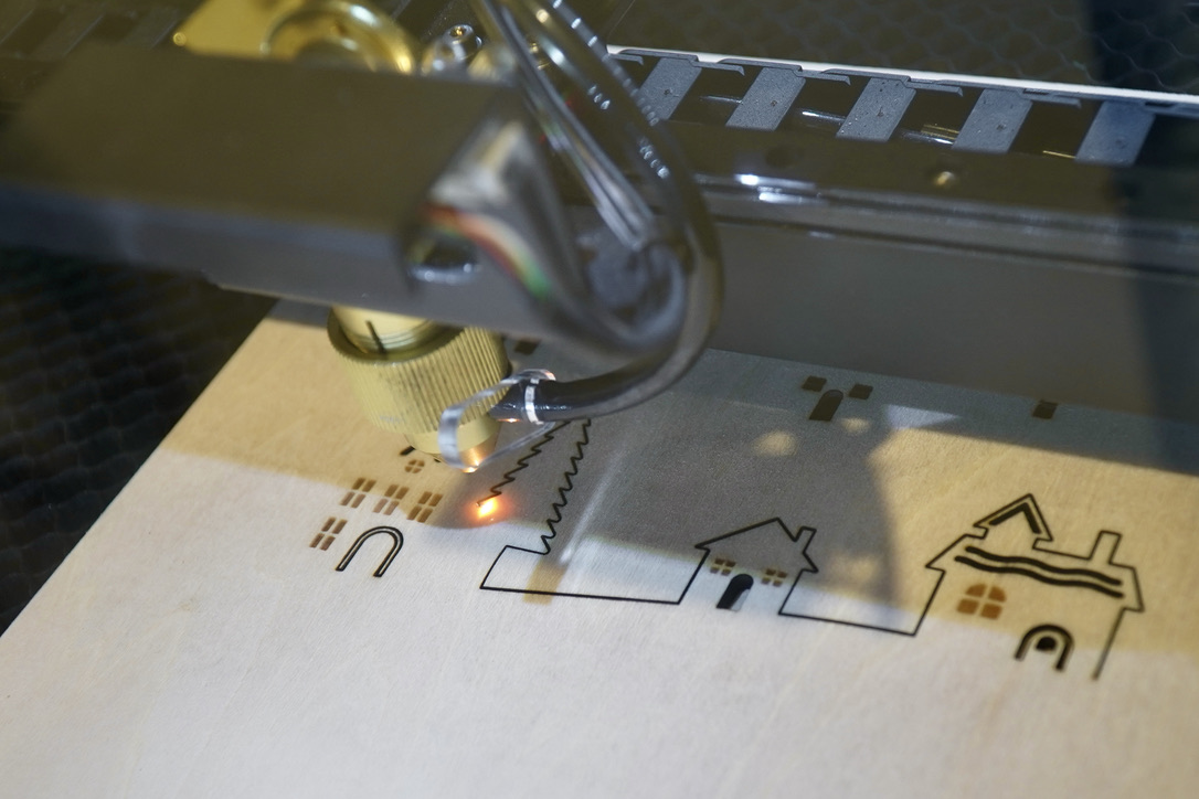 FLUX DIY Create with FLUX - 3 free laser design files for Christmas